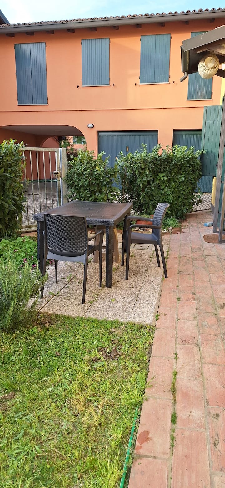 Casetta Al Piano Terra Con Giardino Privato - Modena