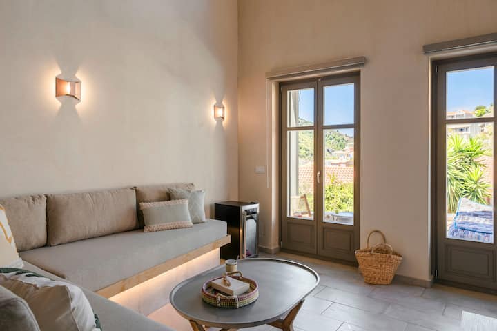 Honeymoon Villa With Private Plunge Pool - Asos