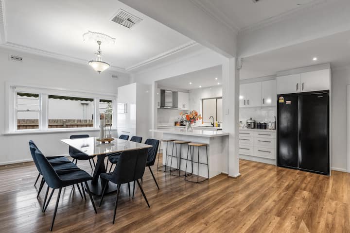 Kew East Spacious Holiday House|6 Bedrooms - St Kilda