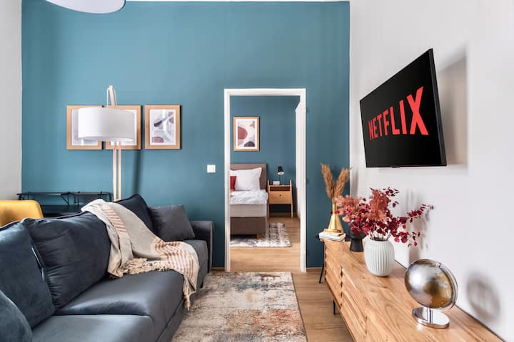 Cozy Riverside Living - Netflix - City Center - Prague