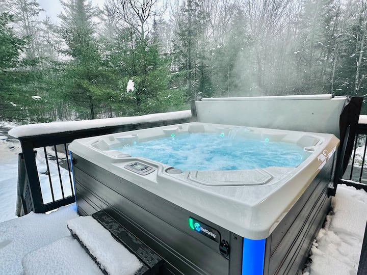 Sunday River Ski Chalet | Jacuzzi, Firepit, Bbq! - Bethel, ME