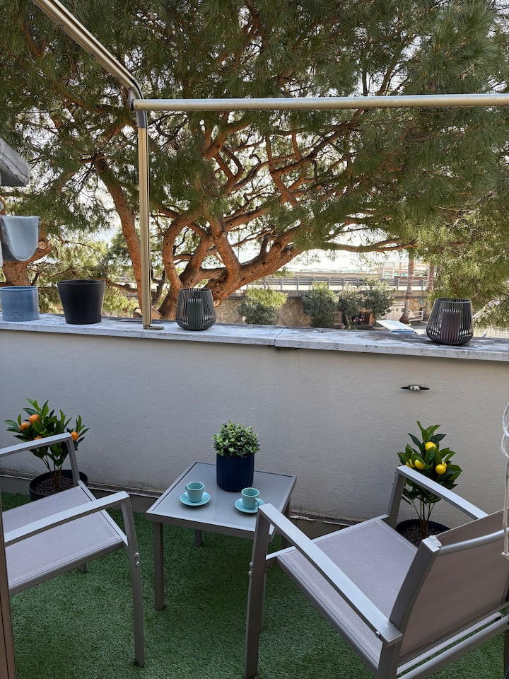 Vista Mare, Sul Lungomare Europa, Box Privato - Varazze