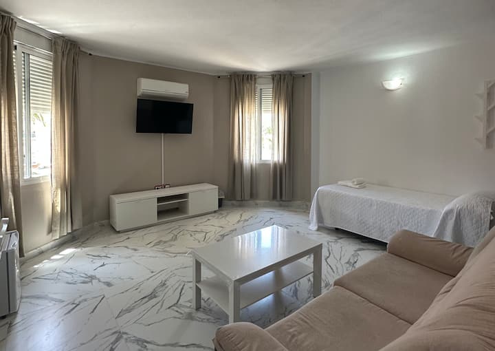 Habitación Familiar De Hotel En Vélez-málaga - Vélez-Málaga