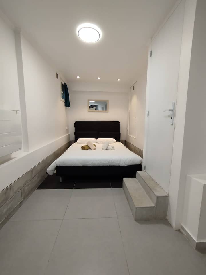 Appartement Indépendant Dans Maison De Ville -Blue - Le Raincy