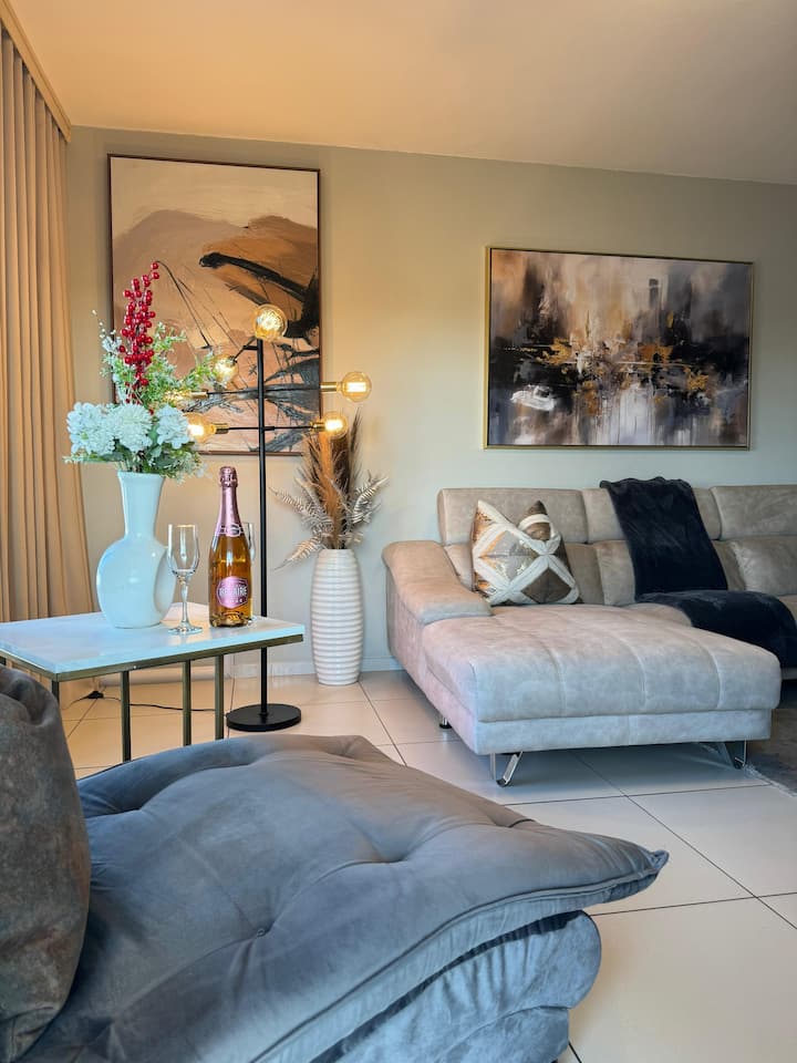 D&dluxury Rivonia Apartments With Inverter - Sandton