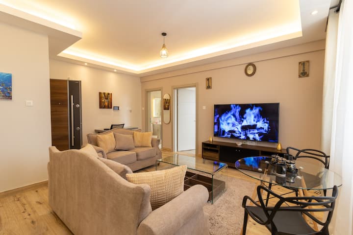 65-inch Tv, 1br In Westlands, W/pool, Gym & Dryer - Nairobi