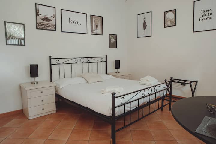 Appartamento Privato Con Cucina, Bagno E Giardino - Caserta