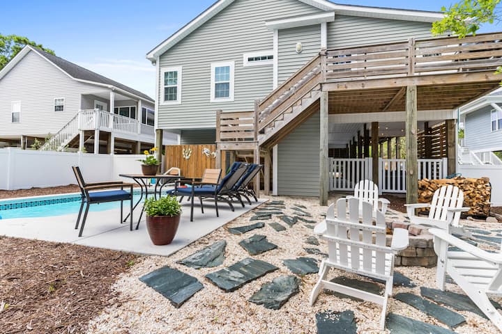 Swimming Pool, Elevator, Fire Pit, Walk To Beach - Oak Island, NC