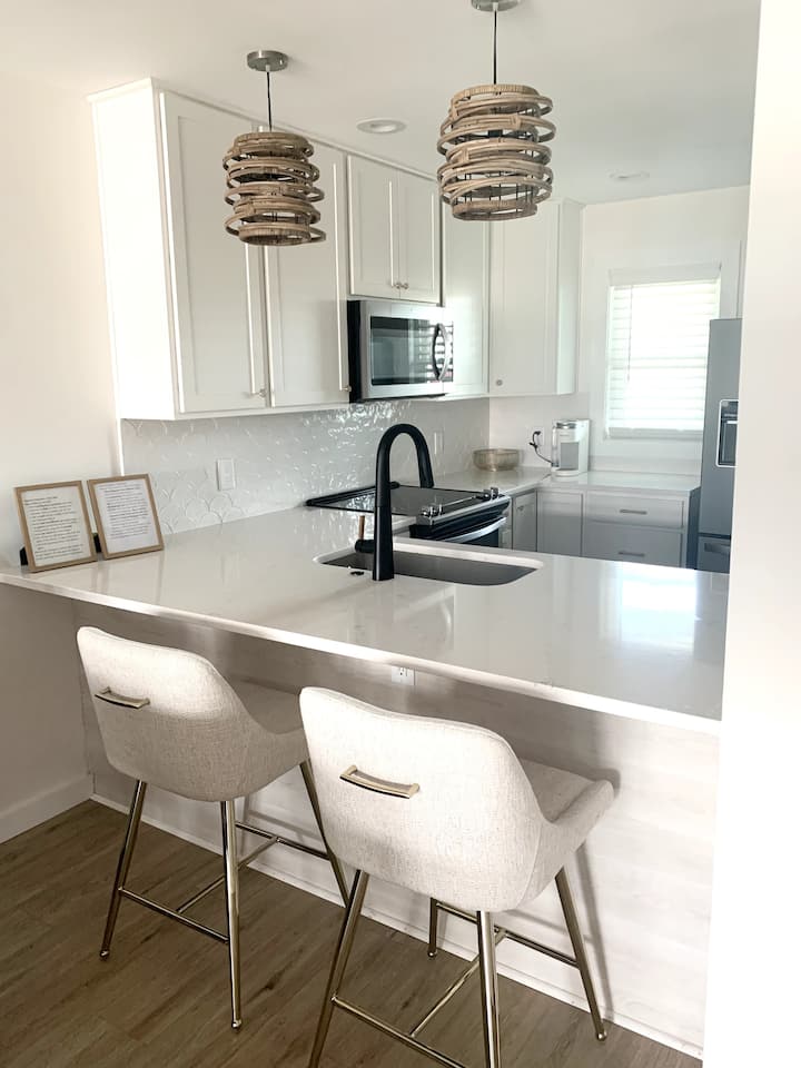 Sandpiper's Oasis - Renovated & Peaceful - Carolina Beach