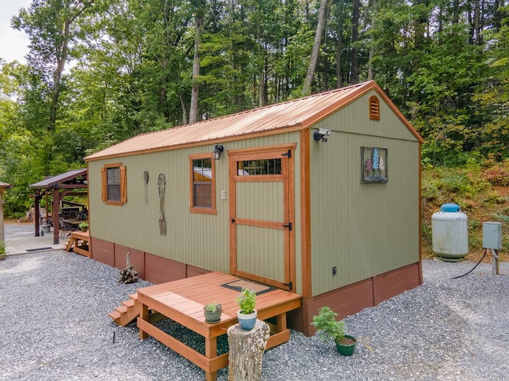 Entire Complex: 3 Cabins, Tent And More (6-12 Ppl) - Sylva, NC