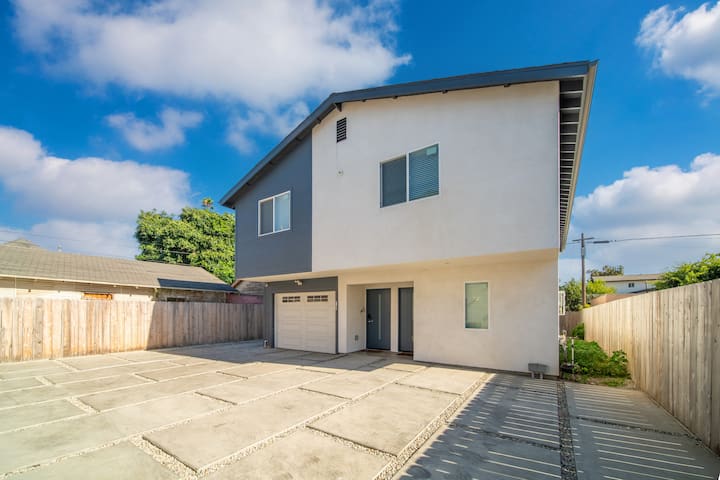 K New 4rooms5beds Spacious House - Los Angeles, CA