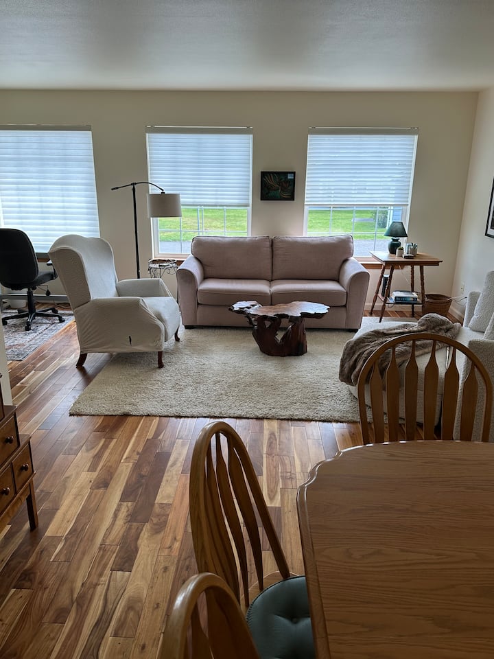 2 Living Rooms, Fenced Yard, Ac, Ez Walk 2 Beach - Seaside, OR
