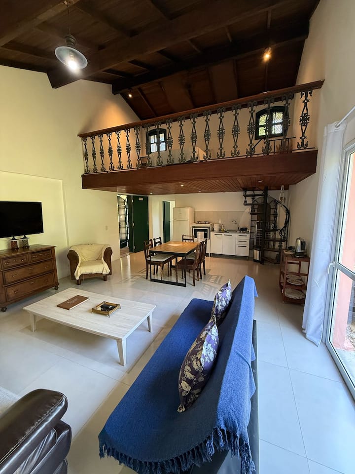 Casa - Próximo Ufsc/ Udesc/ Lagoa - Florianópolis