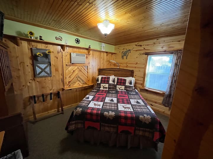 Mtn Peaks Inn-elkhorn Mtn Suite-downtown Hill City - Hill City, SD