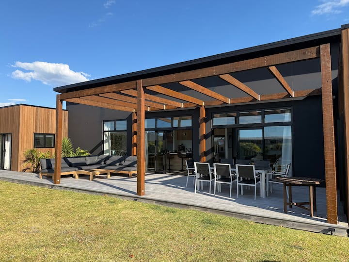 Golf & Beach Getaway New Plymouth - New Plymouth