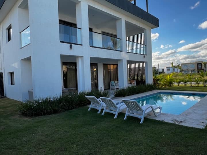 Villa At Punta Cana (Vista Cana) 5 Bedroom Villa - Punta Cana