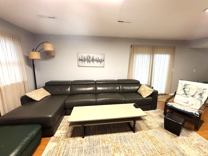 Family Suite, Walk To Train Nyc, Parks, Fast Wifi - SeaQuest Woodbridge, Woodbridge Township