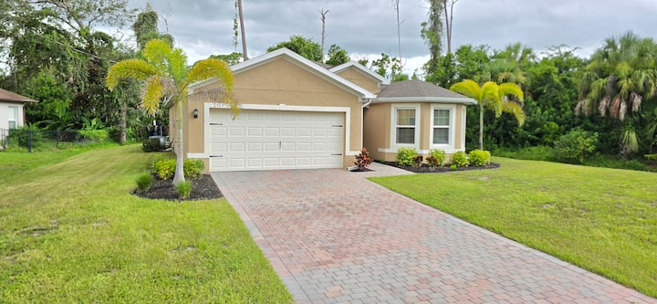 Cozy Oasis - North Port, FL