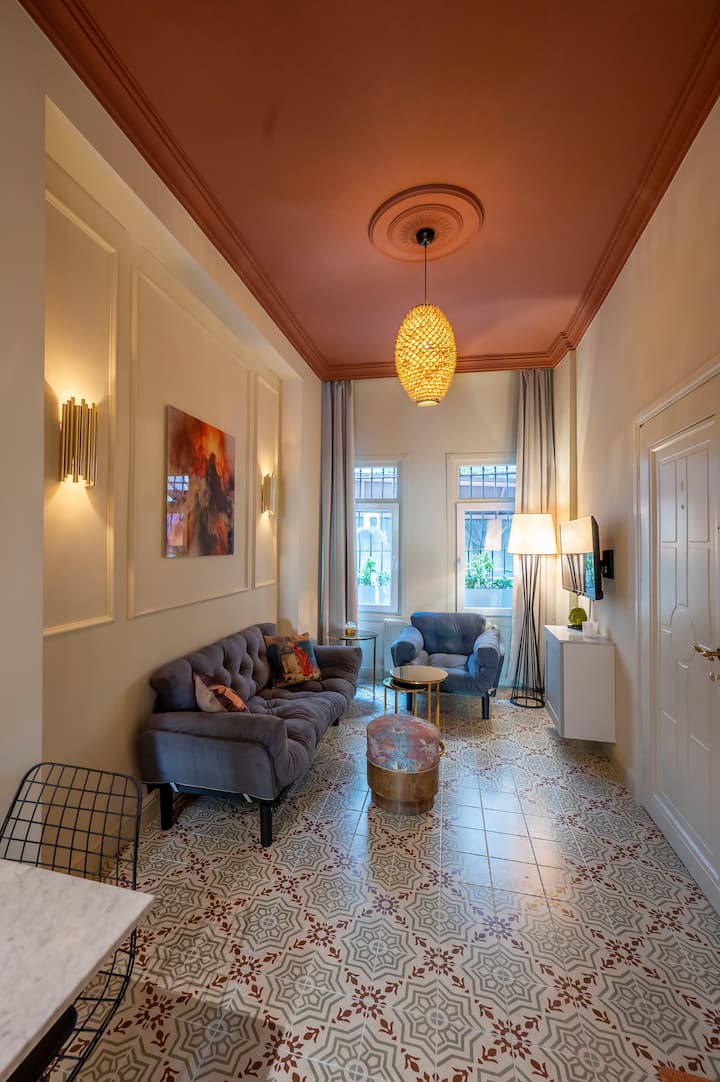 Sophisticated Flat With Private Balcony - Estambul