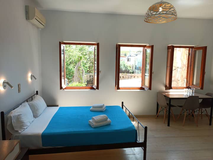 Imeros-triple Room 2nd Floor - Chania