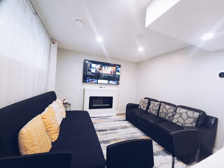 Cozy 2 Bedroom Suite, Queen Beds, Near The Airport - Edmonton, Canada