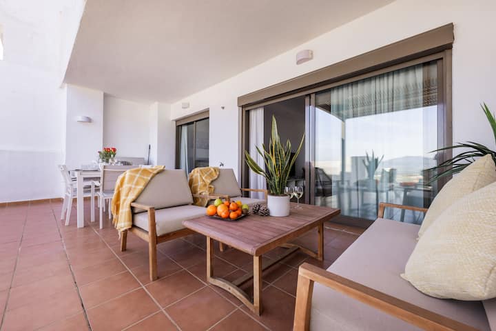 Modern & Luxury Apartment At Calanova Golf - Sitio de Calahonda