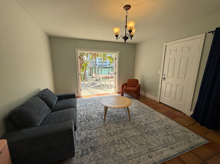 Doorstep Dock ~ Waterfront ~ 3 Min To Beach - Clearwater Beach, FL