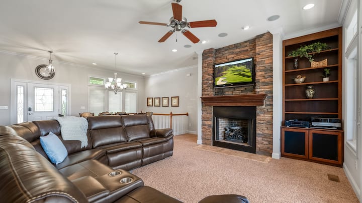 5 Min From The Lake-stay&play-shared Pool-bar - Lake Ozark, MO