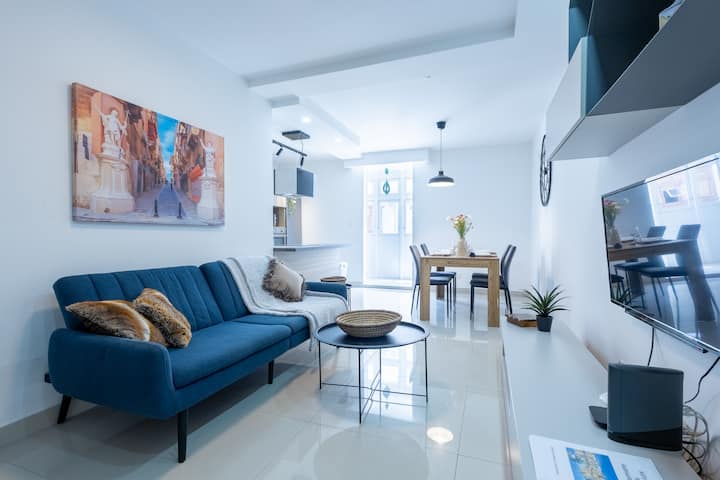 Modern, Spacious And 120m From Seafront. - Valletta