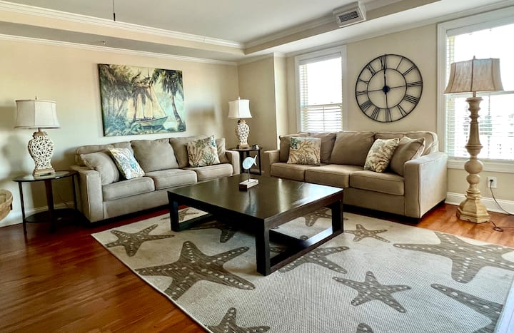 #203 Pelican's -  3b/2b  Block From Beach, Pool - Tybee Island, GA