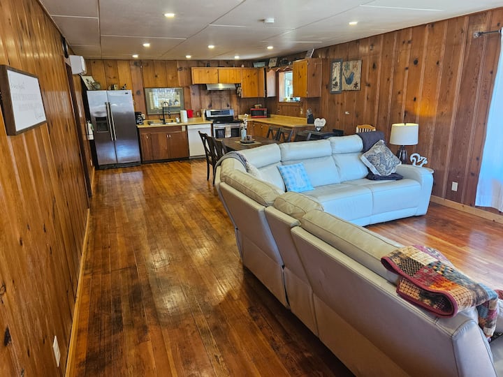 In Town Vintage Refresh Near Yosemite 45mi 3bd/2b! - Mariposa, CA