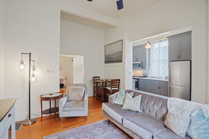 Historic Portland Stay Free Parking Private Porch - Portland, OR