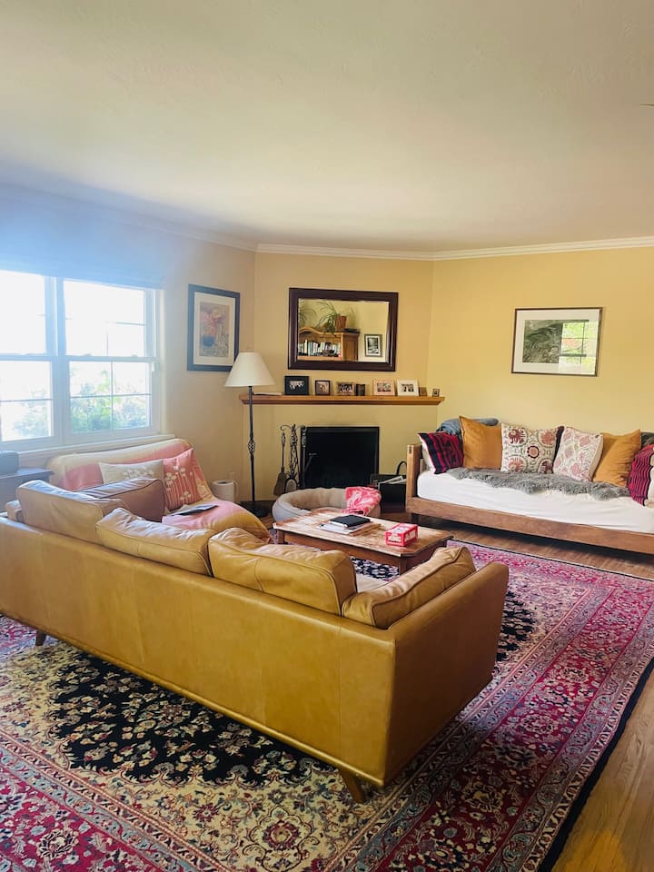Beautiful Newly Renovated Home With Mountain View - Santa Fe, NM