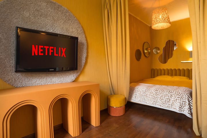 Midcentury Modern, Quiet, 40m Studio With Bath - Riga