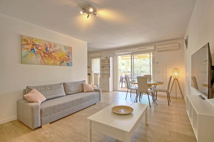 T3 Douillet Avec Terrasse - Parking - Wifi - Clim - Hyères