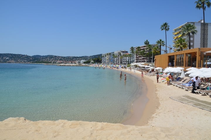Proche Mer- 47m² Moderne -Terrasse- Clim - Parking - Antibes