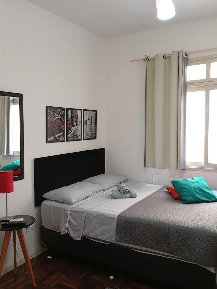 Na Melhor Rua Do Centro Histórico Com Privacidade - Porto Alegre