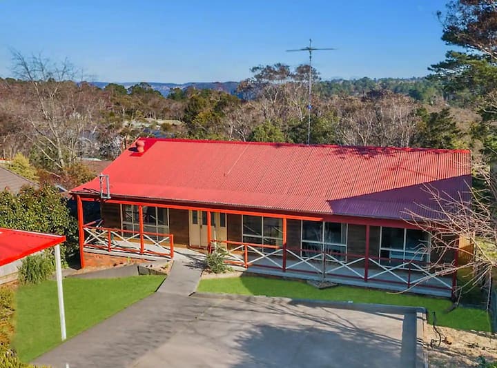 Blue Mountains Hamptons Style Retreat - Wentworth Falls