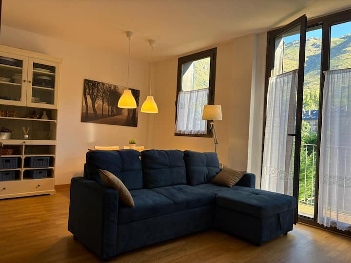 Con Encanto, Buena Ubicación Y Parking - Aüt 2 - Tahull