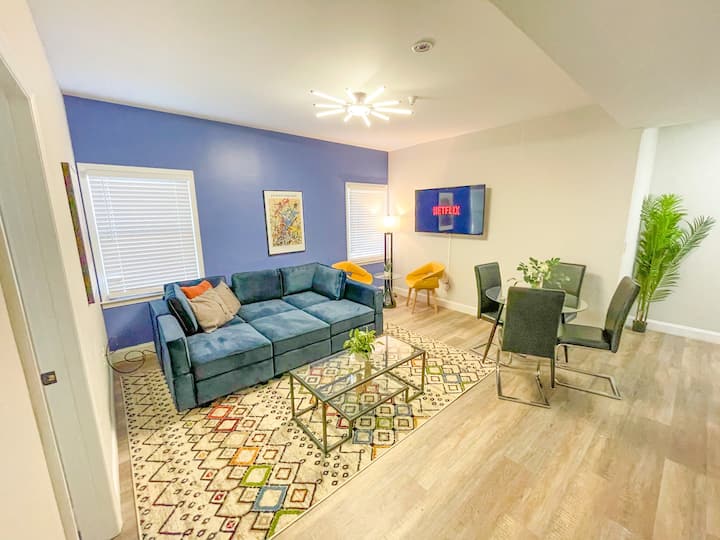 Vibrant 2br Retreat Near Broadway & Midtown Bars - Lipscomb University, Nashville