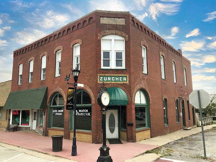 Zurcher Historic Apartment Near Walt Disney Museum - Brookfield, MO