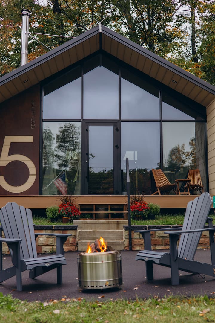Lakefront Cabin #5 / Leisure Lake Resort - Kalahari Indoor Waterpark, Pocono Manor