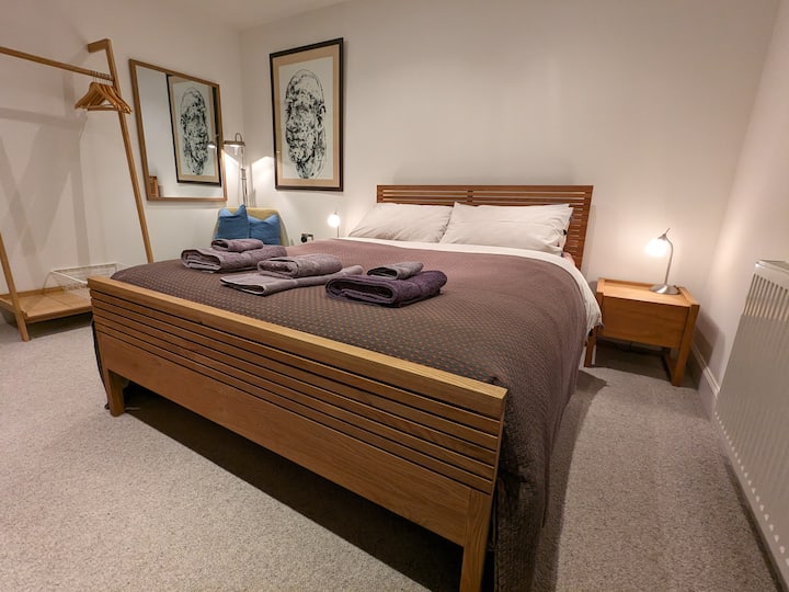 King Size Double With Private Bathroom - Leith