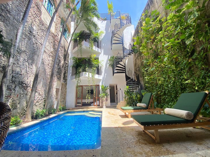 Beautiful 3 Bedroom House W/pool In Walled City - Cartagena de Indias
