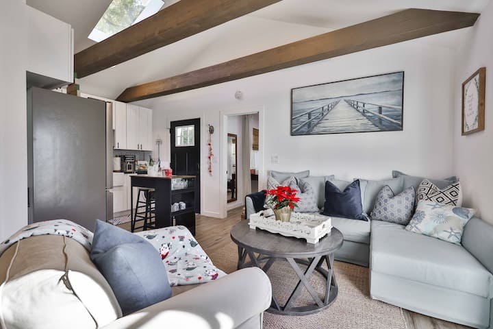 Beachy Cottage In The Mountains - El Cajon, CA