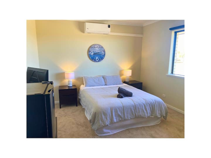 Yellow Room - Geraldton
