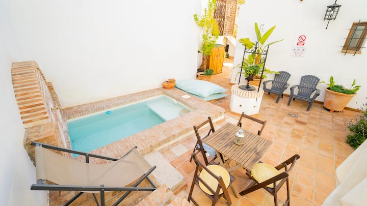 Hstoric Center Of Granada Parking Available - Granada