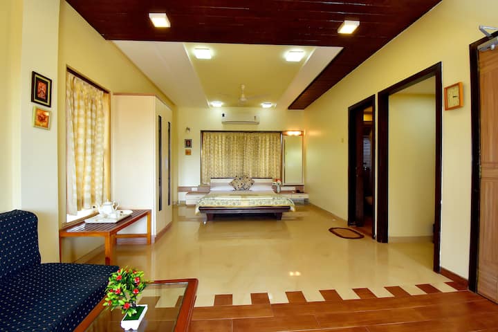 Deluxe Suite - Dapoli