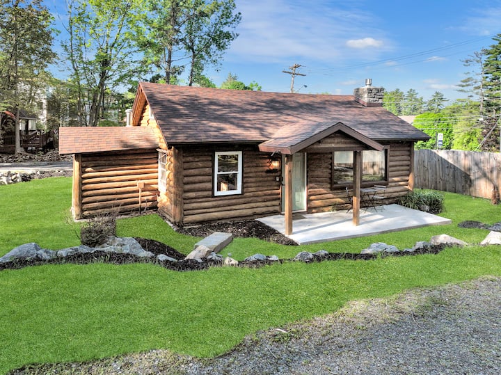 Walk To Beach - Close To Town - Pet Friendly Cabin - Lake George, NY