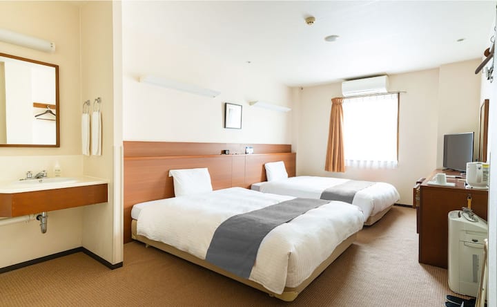 【Near Sta.】2 Spacious Beds/breakfast/smoking/4ppl - 竹原市